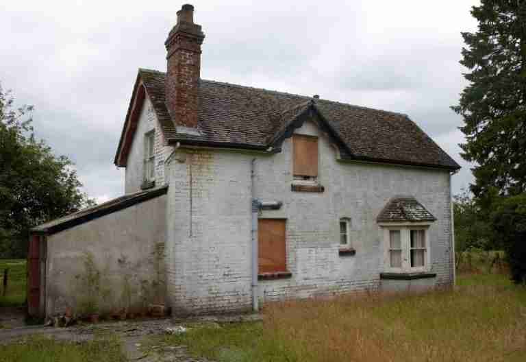 Abandoned houses for free in the UK