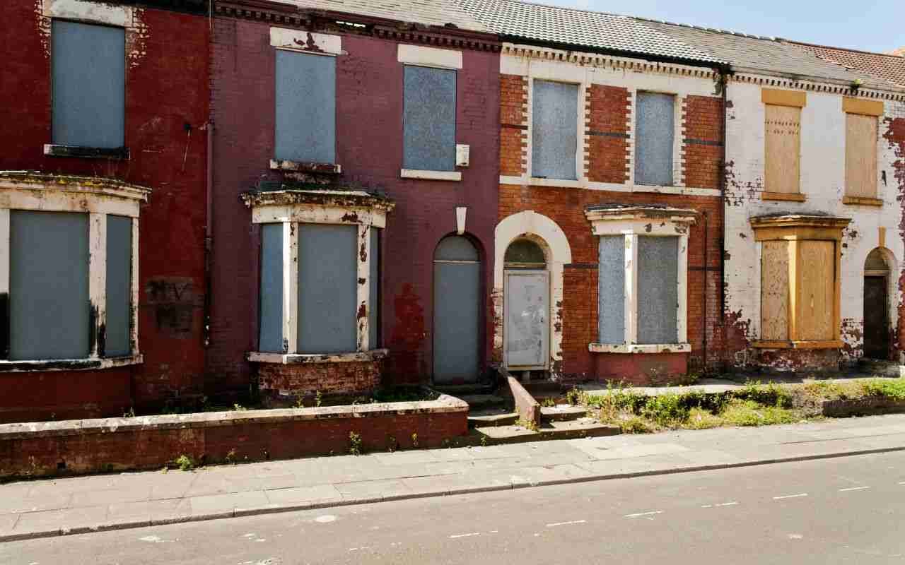 Flipping Houses in the UK: A Comprehensive Guide