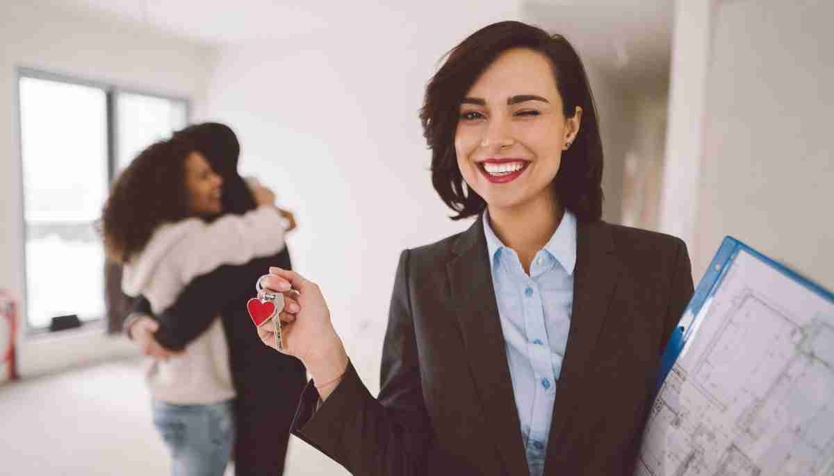 Become a Real Estate Agent in the UK: Your Guide