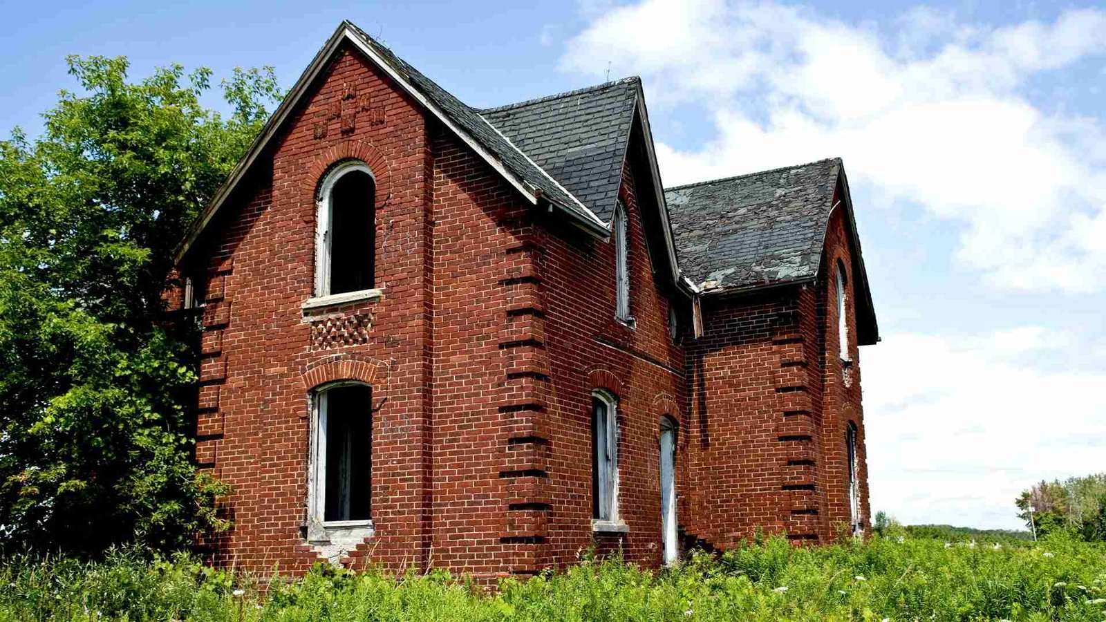 How to Find Abandoned Property: Reveal Hidden Gems